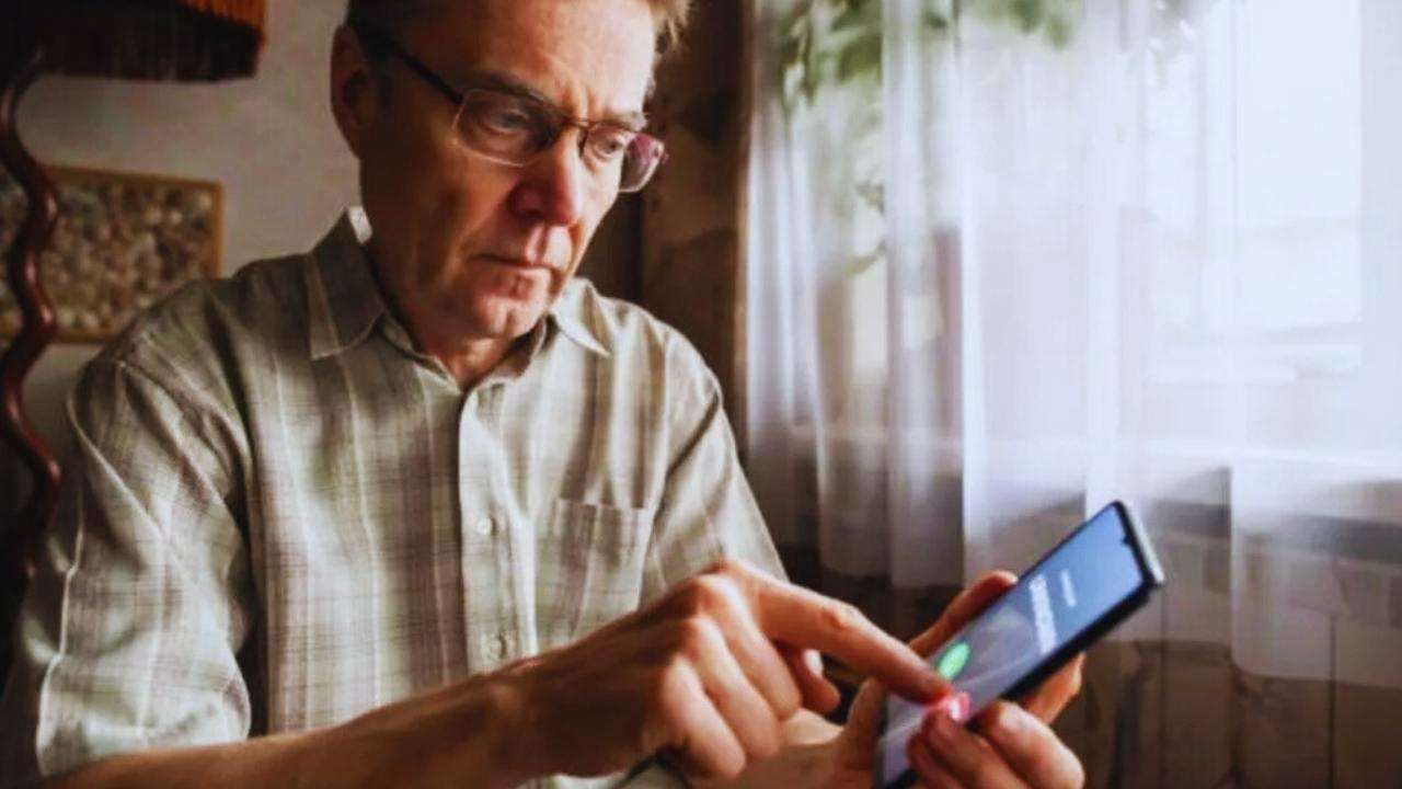 UK Over-65s Warned: Scam Call Could Drain Your Bank Account